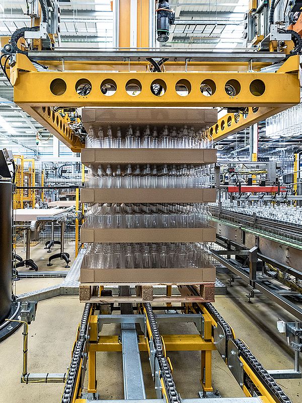 AUTEFA Solutions: Plastic Bottle Palletizer